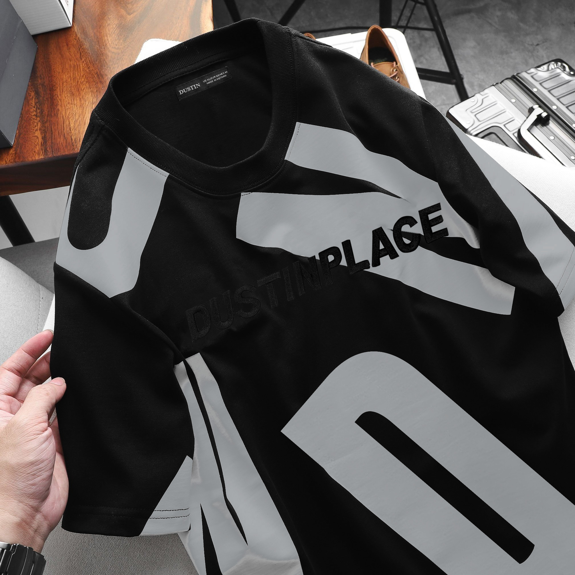 Áo Thun Đen Dustin Play Logo - Dustin Place - Real Soul | Real Value